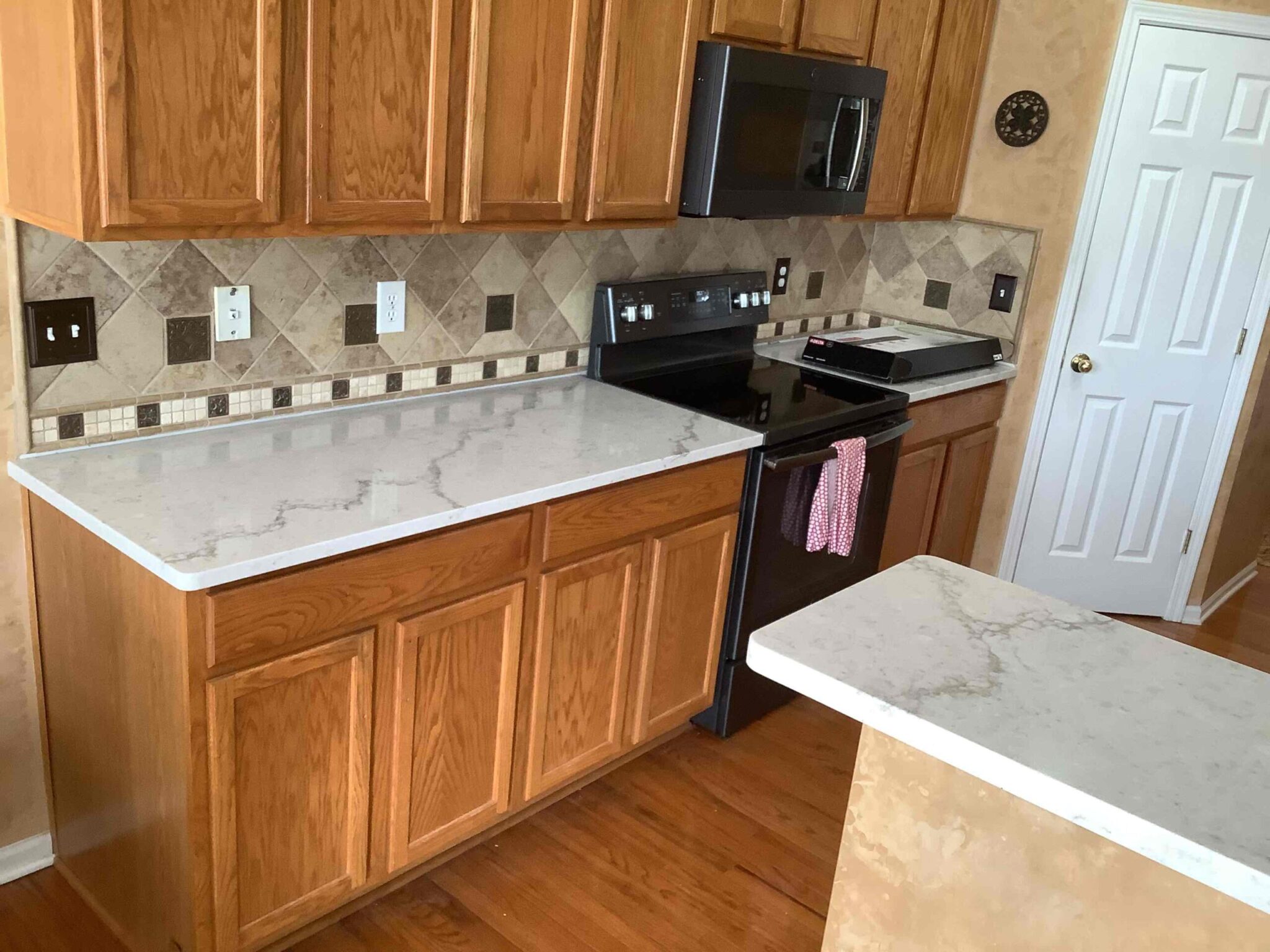 Anya Quartz Calacatta Vesuvio - Granite America