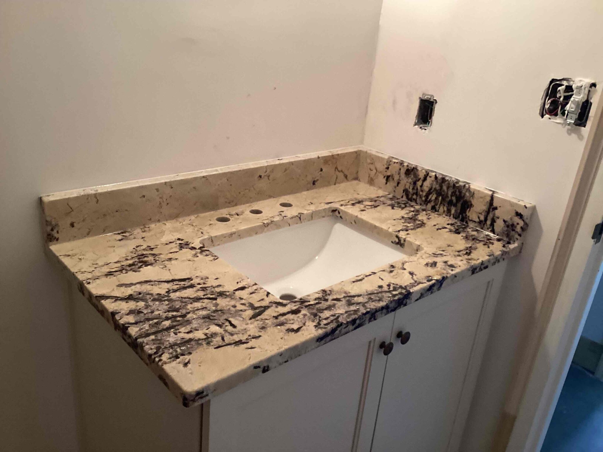 Granite Wonder Yellow (3CM)- 58x40 - Granite America